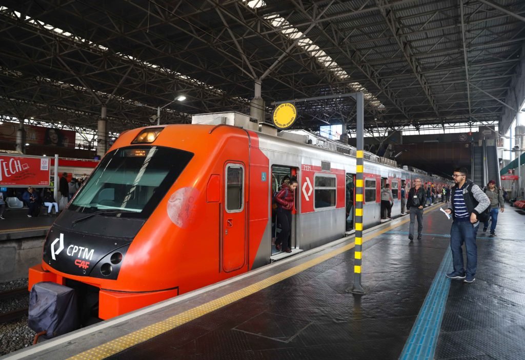 CPTM inicia modernização da linha de trem que atende o Grande ABC ...